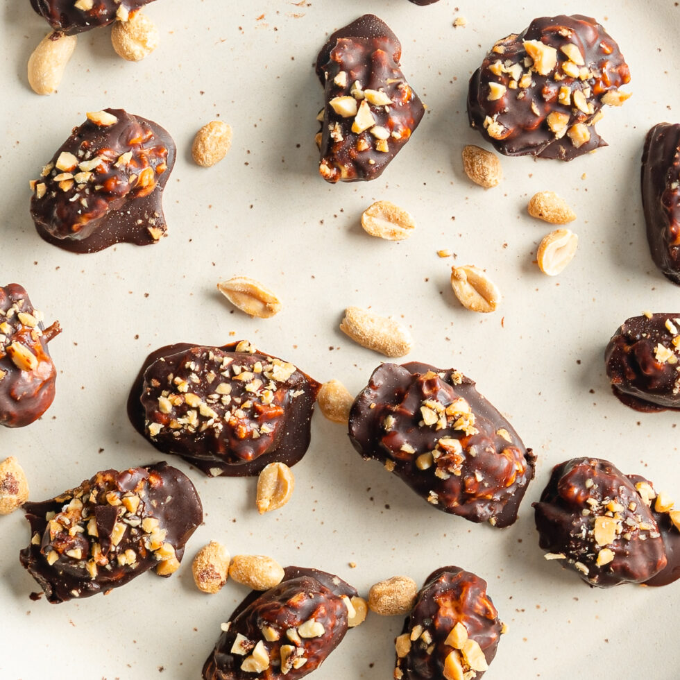 Easy & Healthy Snickers Dates (Chocolate Covered Date Bites) | The Addy ...