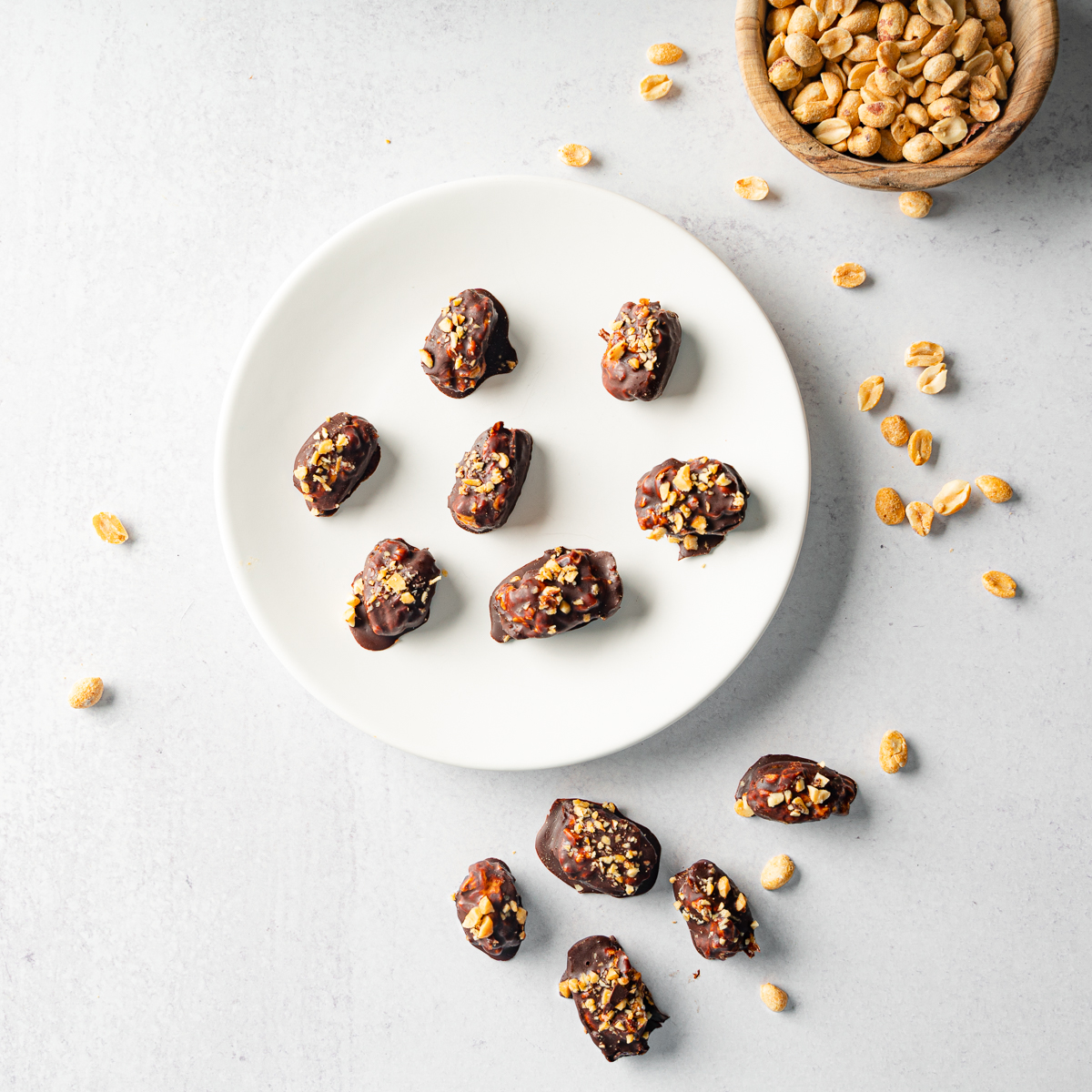 Easy & Healthy Snickers Dates (Chocolate Covered Date Bites) | The Addy ...