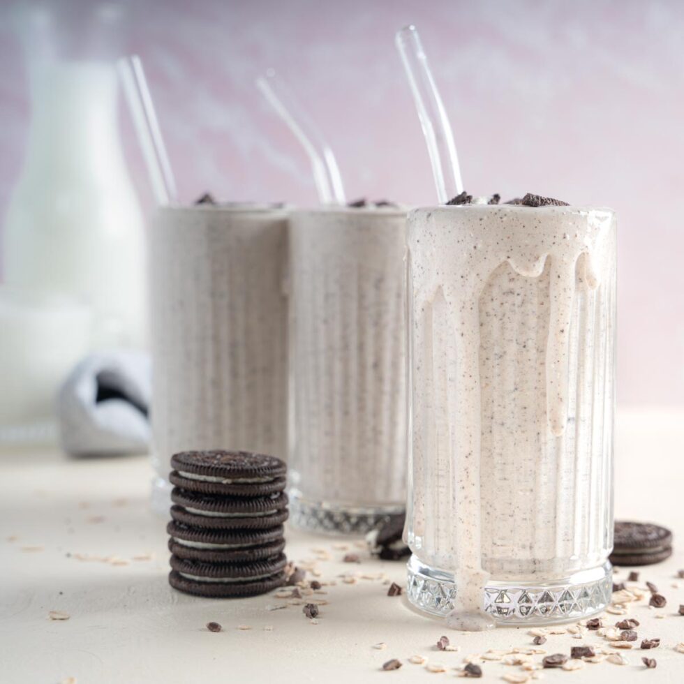 How To Make An Oreo Milkshake Without Ice Cream In Minutes The Addy Bean
