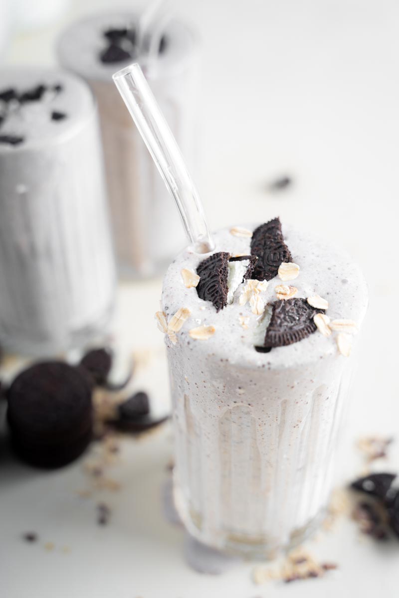 How To Make An Oreo Milkshake Without Ice Cream In Minutes The Addy Bean