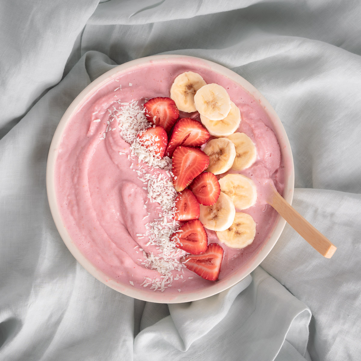 38 Must-Try Toppings for Delicious Smoothie Bowls | The Addy Bean